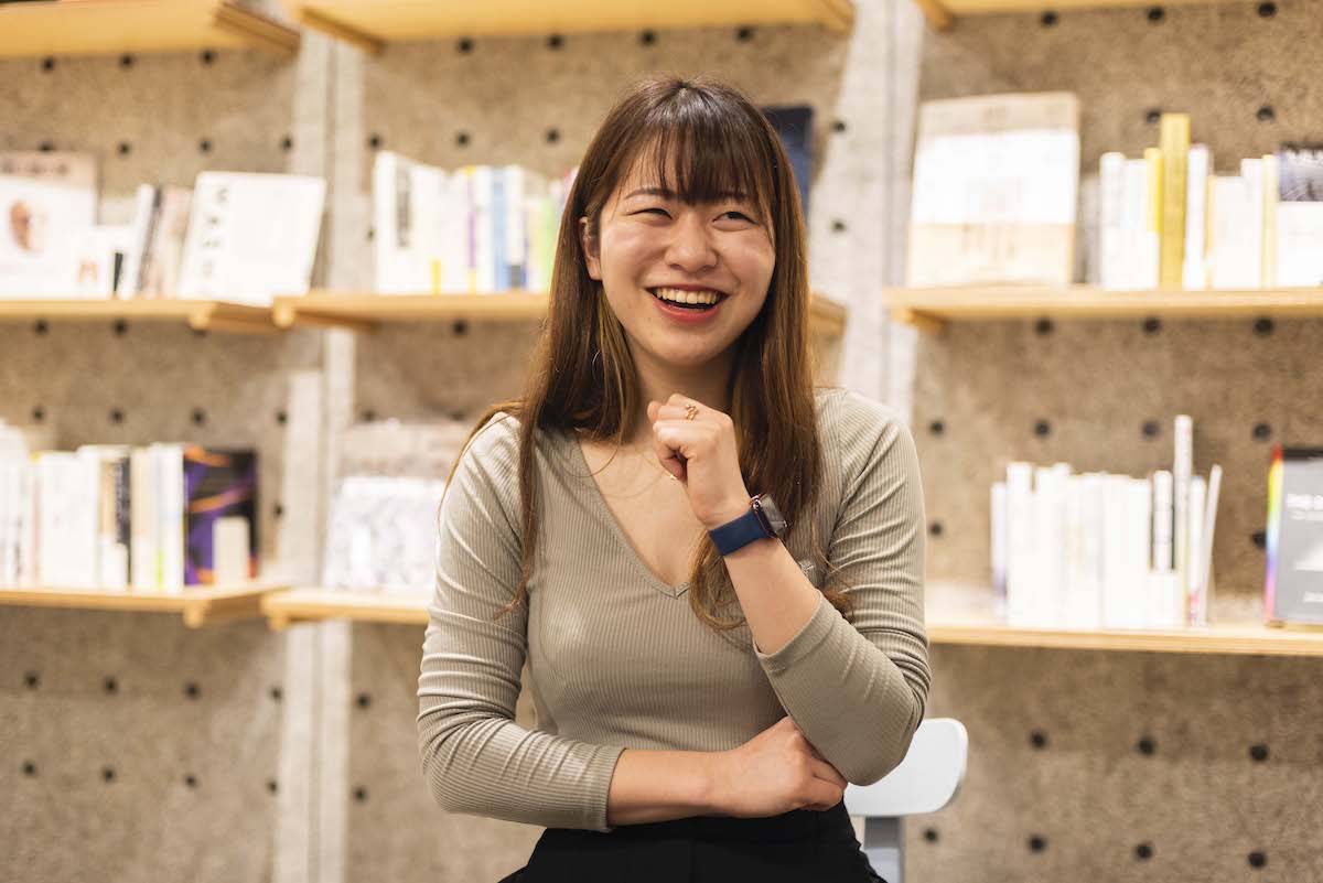 最先端の読み聞かせ教育で子どもの未来を広げ、忙しい子育て世代に罪悪感を抱かせない社会を YOMY!：安田莉子 - 100BANCH