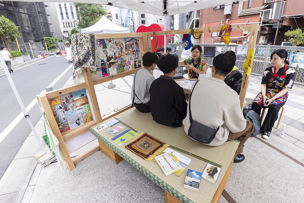 渋谷に畳とゴザの休憩所が出現。都市空間でピクニックカルチャーを推進するONOFFの実験成果とは？─ナナナナ祭2023を終えて - 100BANCH